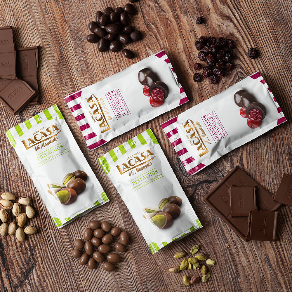 Lacasa Mi Momento Arándano Chocolate Negro · 60 g.